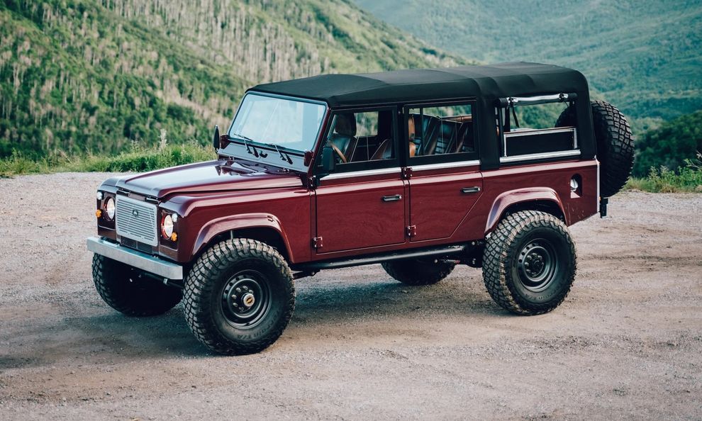 Legend Motor Signature представил современный классический Defender ...