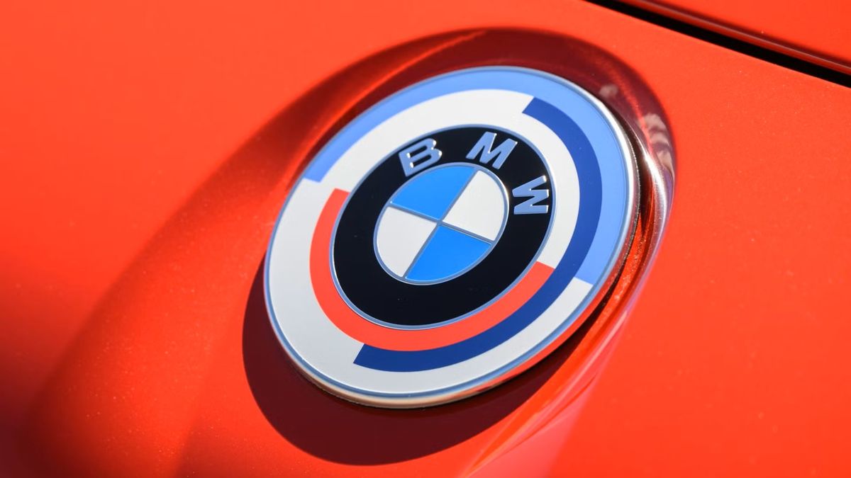История культового логотипа BMW и трёхцветных полос M — Журнал «4х4 Club»